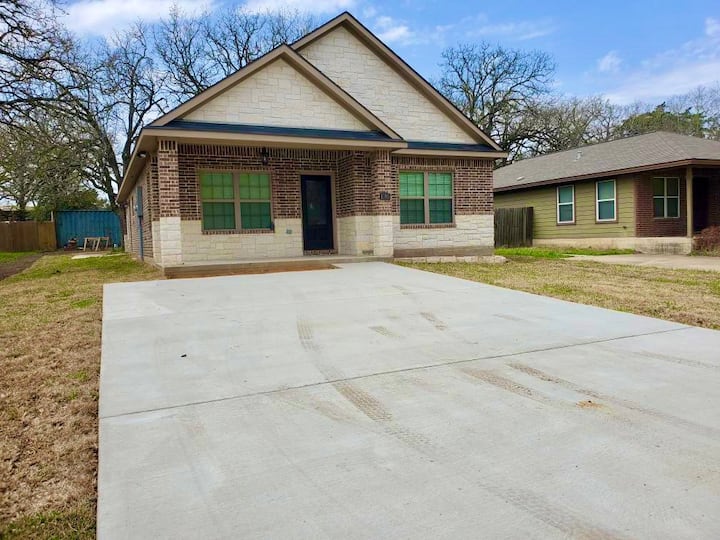 Grand Villa - Bryan, TX