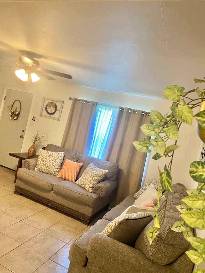 Céntrico, Cómodo Y Limpio | 2 Recámaras, 2 Baños - Brownsville, TX