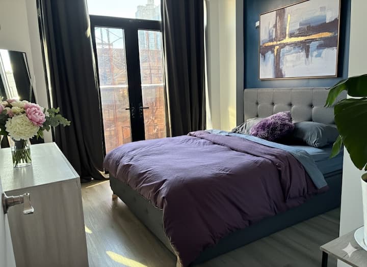 Huge Modern 2 Bedroom In Little Italy - Brooklyn