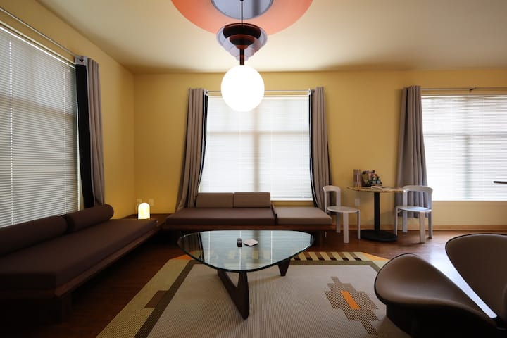 Dezeen Award Winner Downtown 2/2 #201 | 30+day - Madison, WI