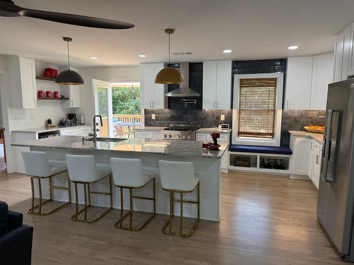 Upscale Roswell Escape | Walk To Downtown - Roswell, GA