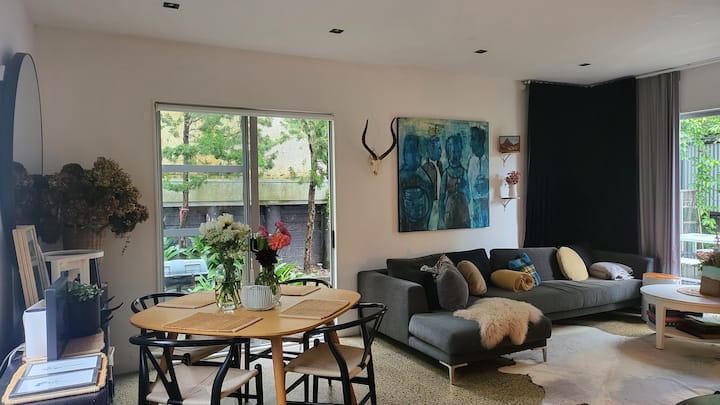 Artist Photographers Home Studio - Auckland