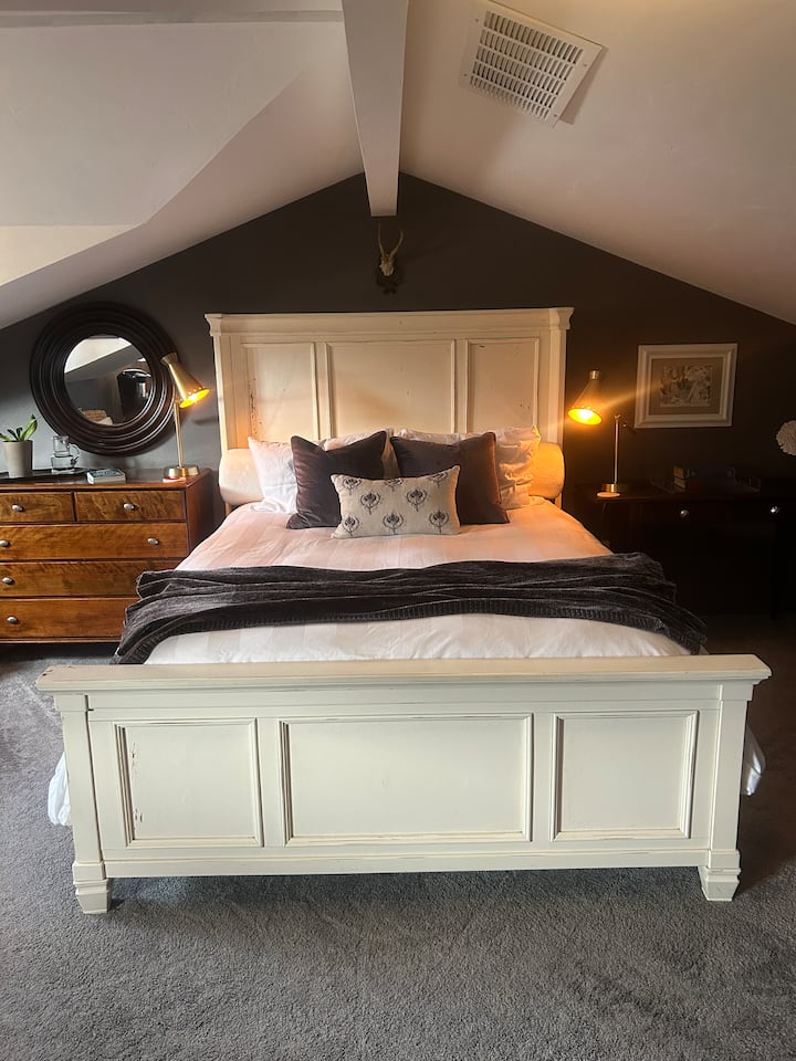 Stylish Separate Loft/cottage Walk To Redwood City - Woodside, CA