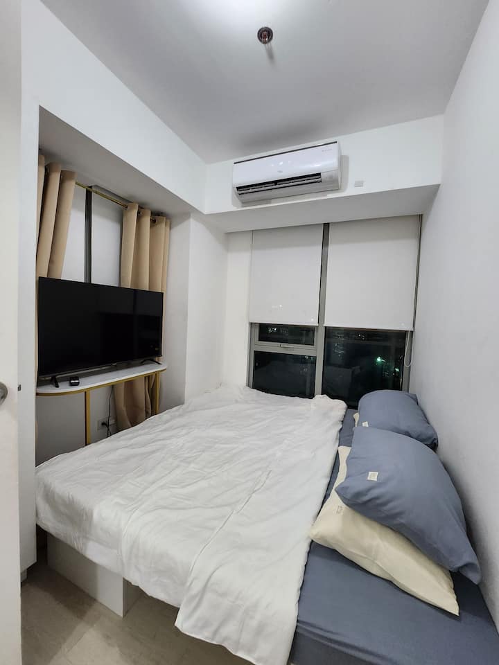 2br Free Parking Bahamas 12f Azure Paranaque - Taguig