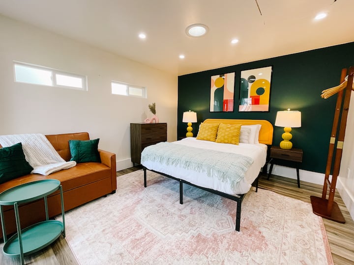 Private Kitchen/wd! Petsok! Desirableneighborhood! - San Leandro, CA