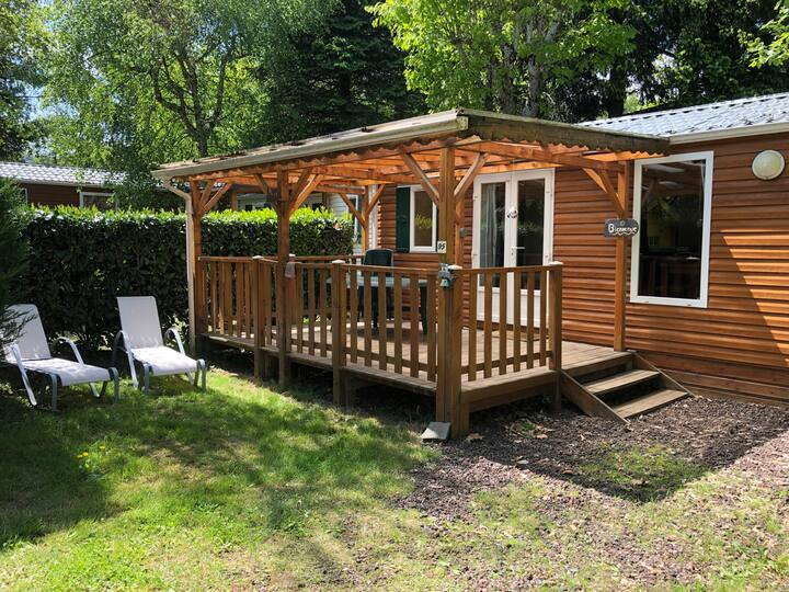 Bungalow Dans Camping 4 éToiles - Auvergne