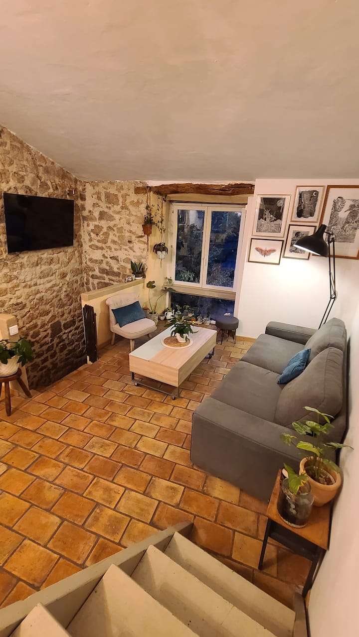 Maison De Village Atypique - Nans-les-Pins
