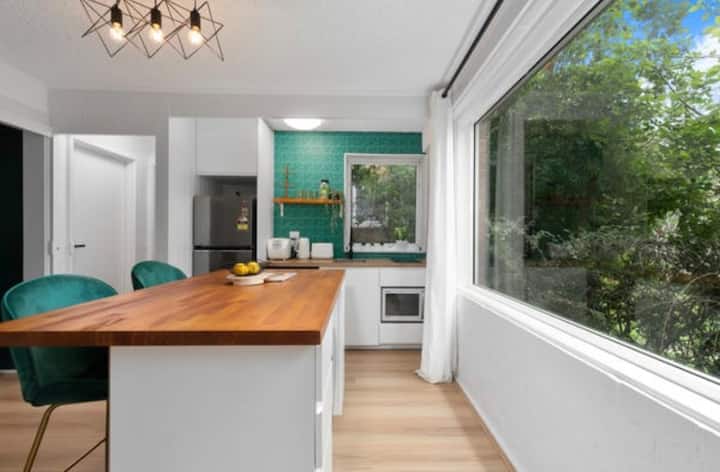 Immaculately Renovated Pet Friendly Home - Canberra