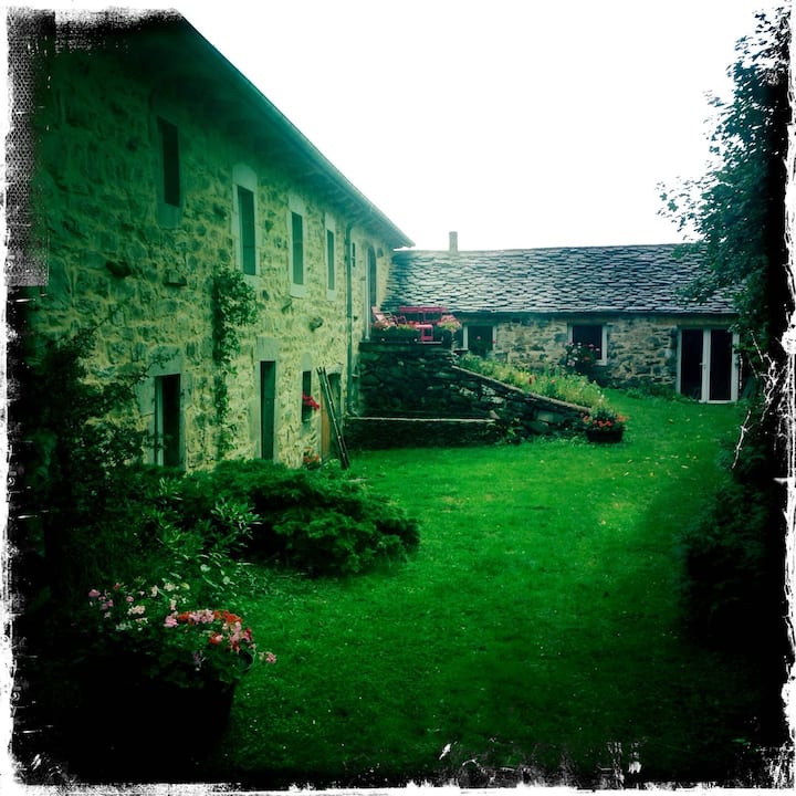 ÉTape Dans Les Sucs En Demi Pension! - Auvergne