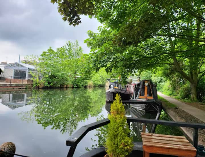 Lovely Canal Boat Paddington For Family & Friends - London, UK