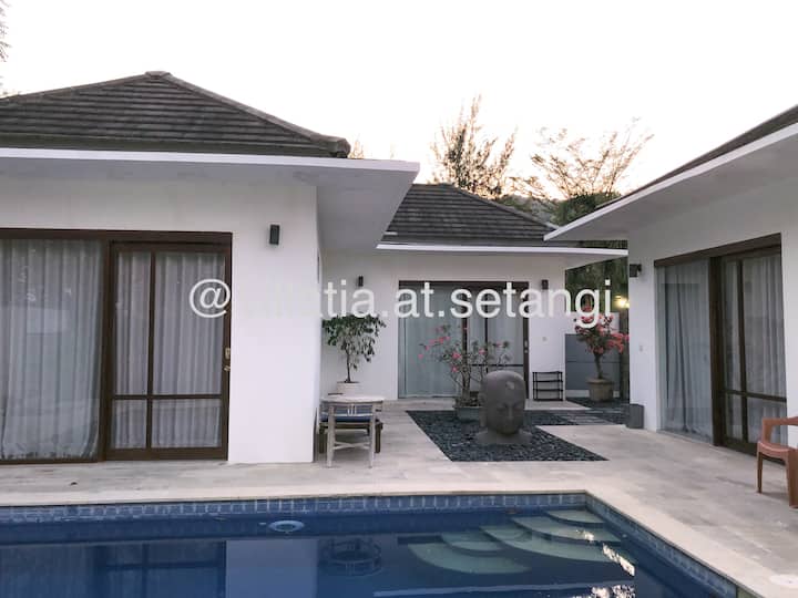 Villa Near Senggigi Beach - Lombok