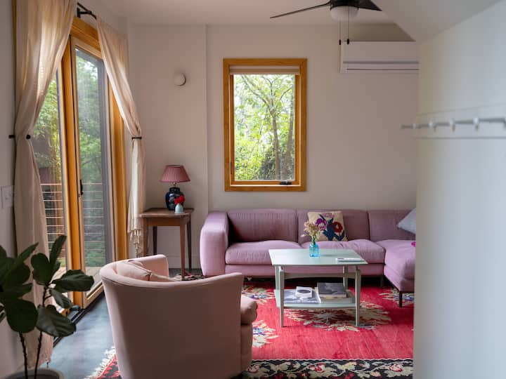 Walkable W. Asheville Comfort Oasis - Asheville, NC