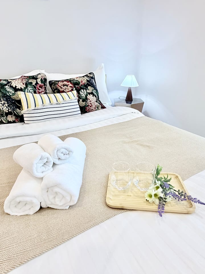Quiet Cozy Apt•prime Bkk•walk To Bts Nana/asok - Bangkok
