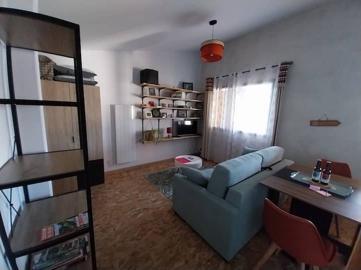 Studio à L'étage, Entrée Indépendante  Avec Jardin - Deux-Sèvres