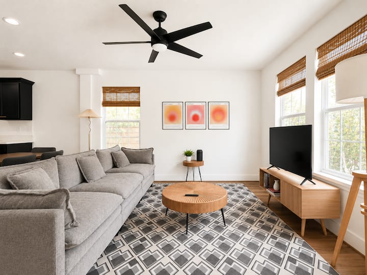 Airy & Bright 3 Bedroom Home In Downtown Houston - Houston, TX