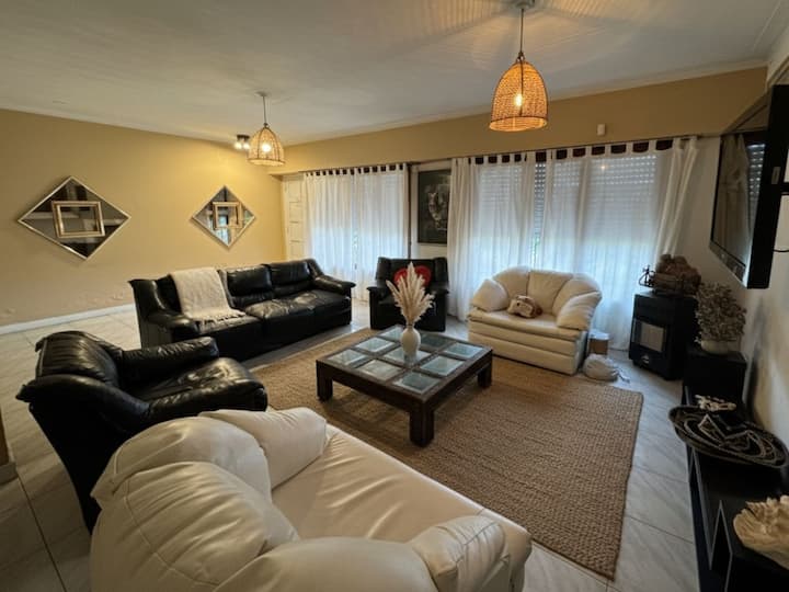 Beach House: Up To 18 Guest, Near To The Beach - Mar del Plata