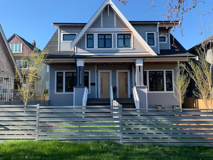 Cedar Cottage Gem - Richmond