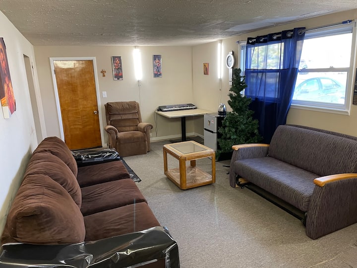 Independent 1st Floor Of House - Tinley Park, IL