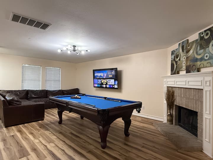 6 Bed 6 Tv Pool Table Air Hockey Bulverde/evans - Natural Bridge Wildlife Ranch
