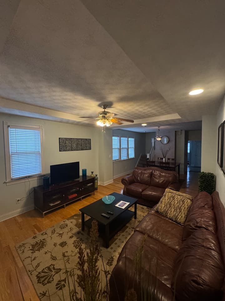 Downtown Home Perfect For Your Downtown Activities - Christian Park Indianapolis