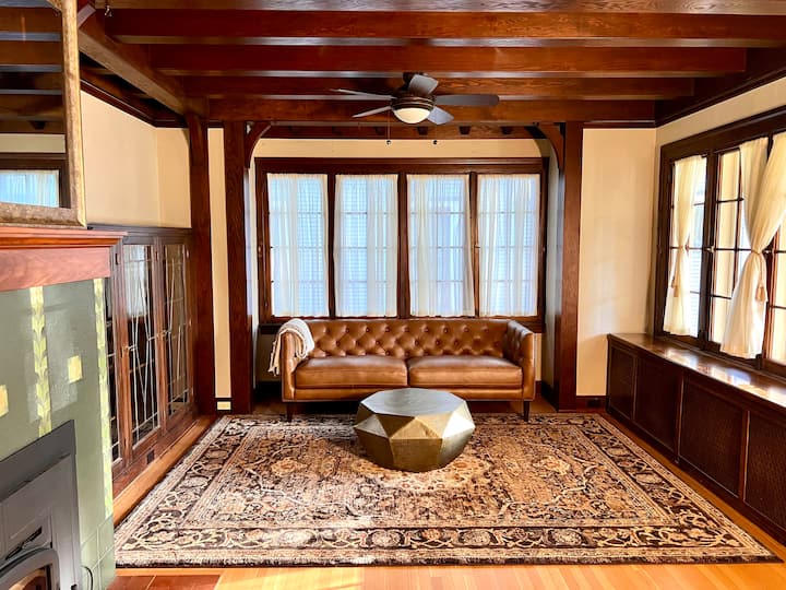 Luxe And Spacious Craftsman - Colorado Springs, CO