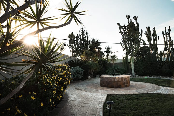 5 Min > Convoy | King Bed | Parking | Private Yard - San Diego, CA