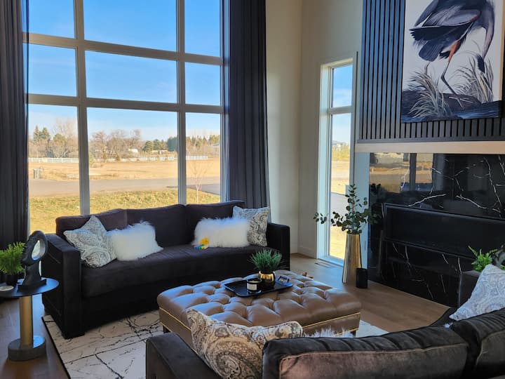 Luxurious Family Home - Saskatchewan