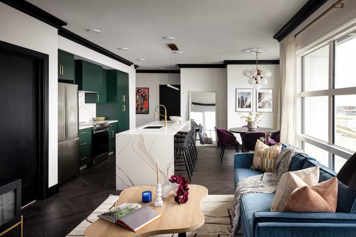 Designer 2br 2ba | Near Mru | 10 Min Downtown - Canada