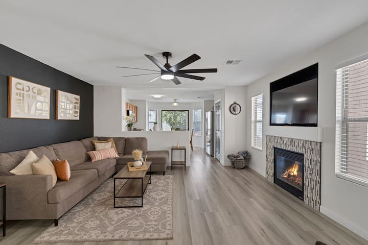 Fully Remodeled Home Away From Home 3br - Henderson, NV