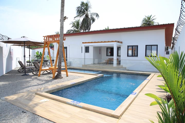 Jolissa Lodge Assinie

Villa 3chbs /6prs /Piscine - Côte d'Ivoire