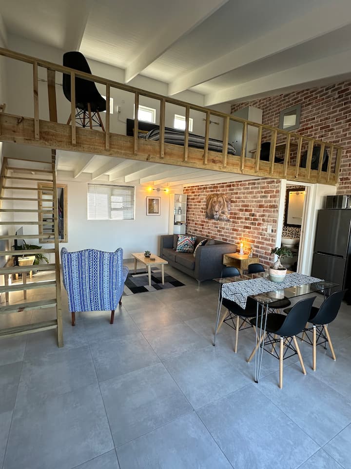 Modern Loft Apartment Downtown Nr 4 - Plettenberg Bay