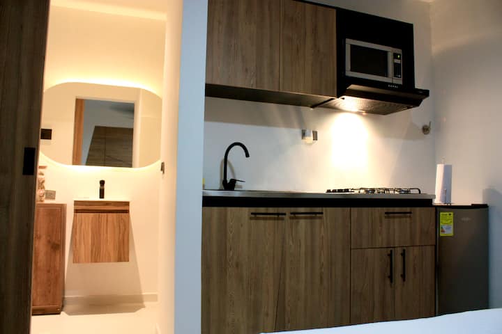 Studio Apartment With Co-working Space And Wi-fi In Laureles - 麥德林