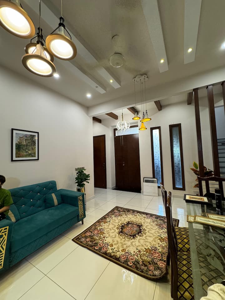 Divine Whole House 4bed Rooms House Kitchen - Karachi