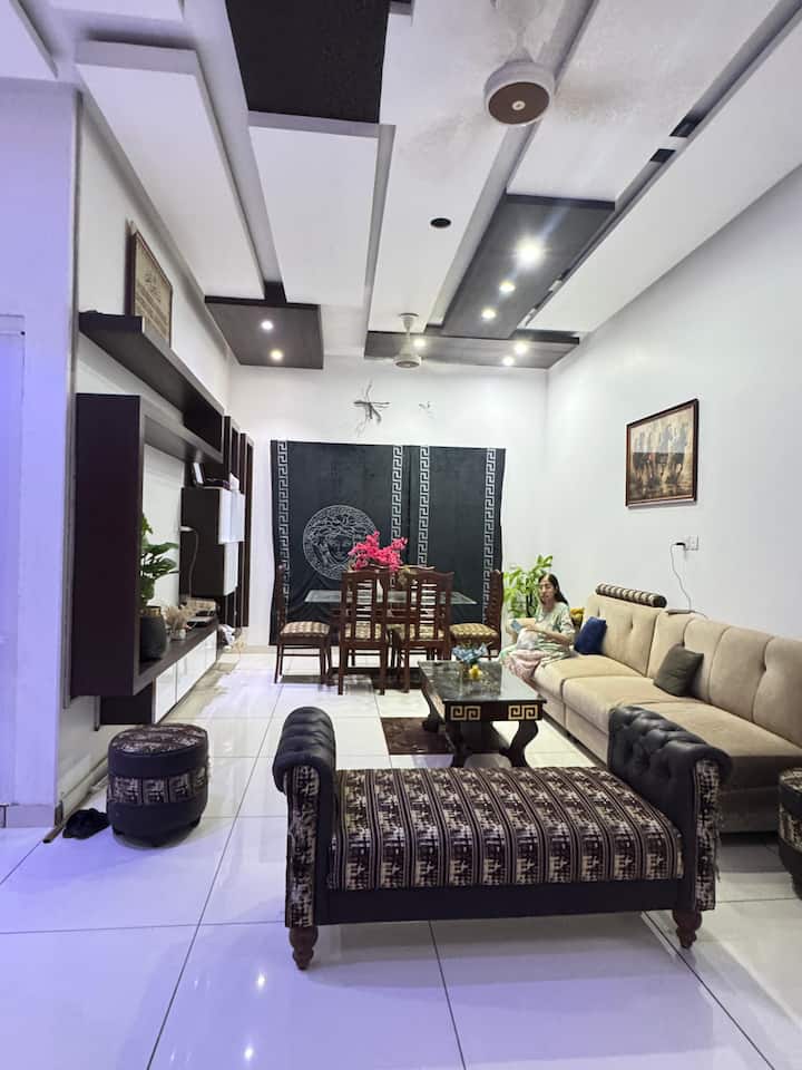 Divine Ground Floor 3br House Kitchen Independent - Karachi