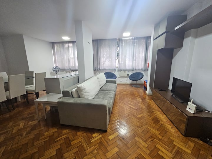 Apartamento Espaçoso E Confortável Em Copacabana - Copacabana