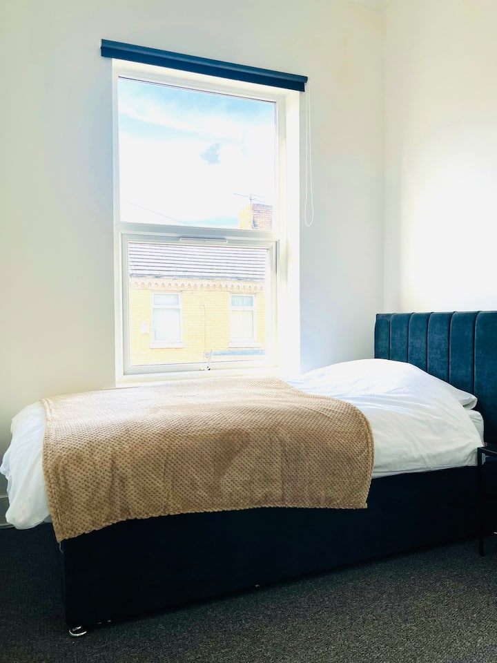 Quiet Anfield Stay-free Parking & Easy City Access - Liverpool