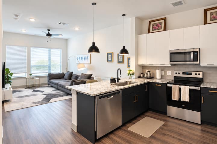 Frisco Starlight | Cozy Retreat - Frisco, TX
