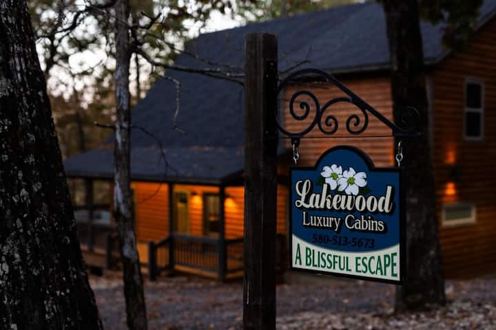 A Blissful Escape - Pet Friendly, Hot Tub, Firepla - Broken Bow, OK