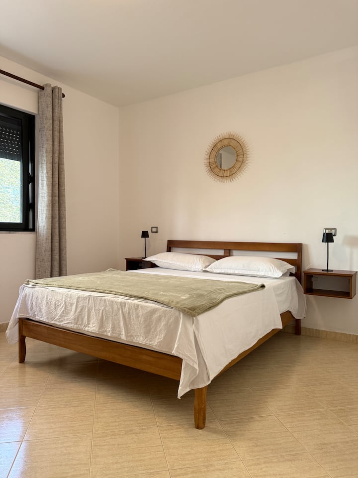 Rumi’s Home By The Sea 1 + Free Parking - Golem