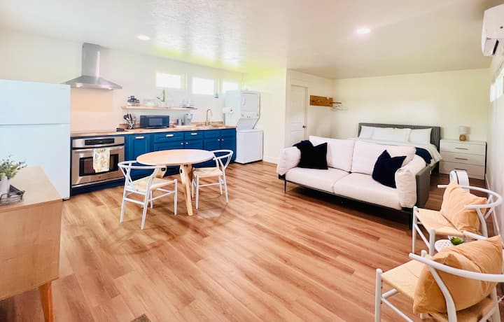 Waco-woodway Modern Guesthouse - Waco, TX