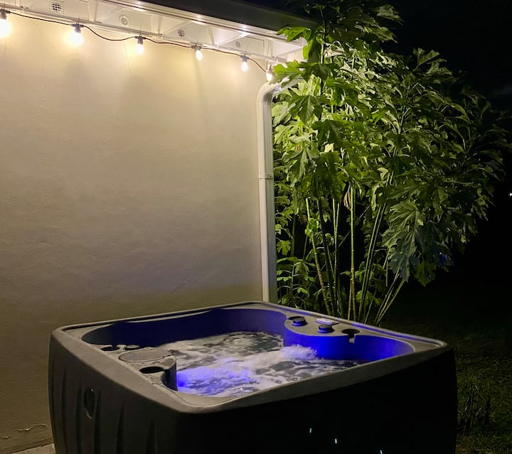Hot Tub Oasis In Private Garden - Melbourne, FL