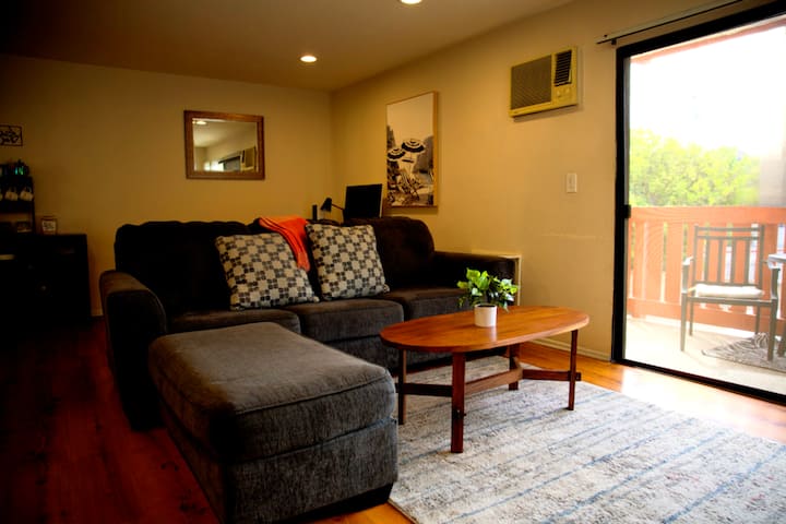 Long Stays Welcome | King Bed, Workspace, Garage - Long Beach, CA