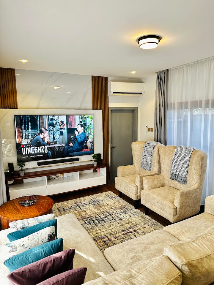 Cozyhome 75”tv, 5mints From The Beach & City - Dar es Salam