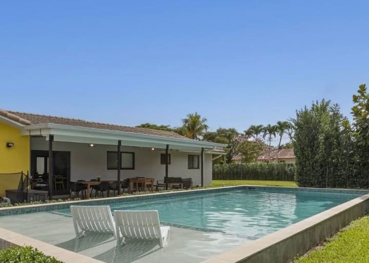 Heated Pool • Family-friendly • Near Miami Hotspot - Doral, FL