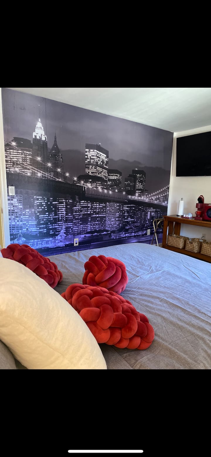 Cj’s City Room - Stamford, CT