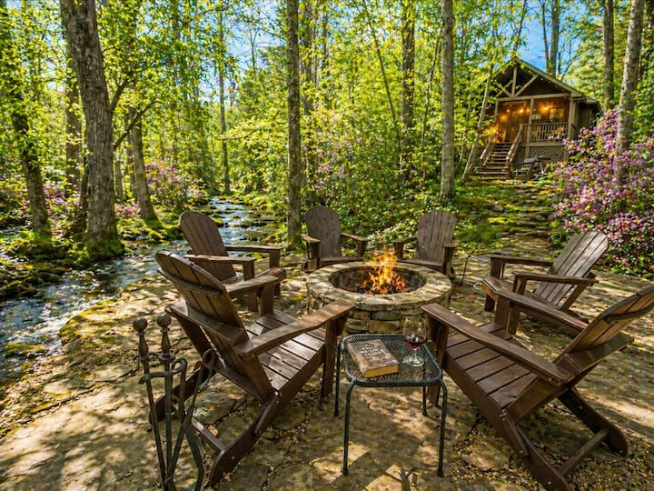 Creekside Cabin | Hot Tub, Firepit, Porch - Hiawassee, GA