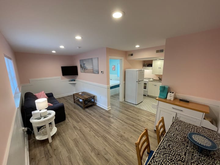 Beach Block Condo With Pool - Wildwood Crest, NJ