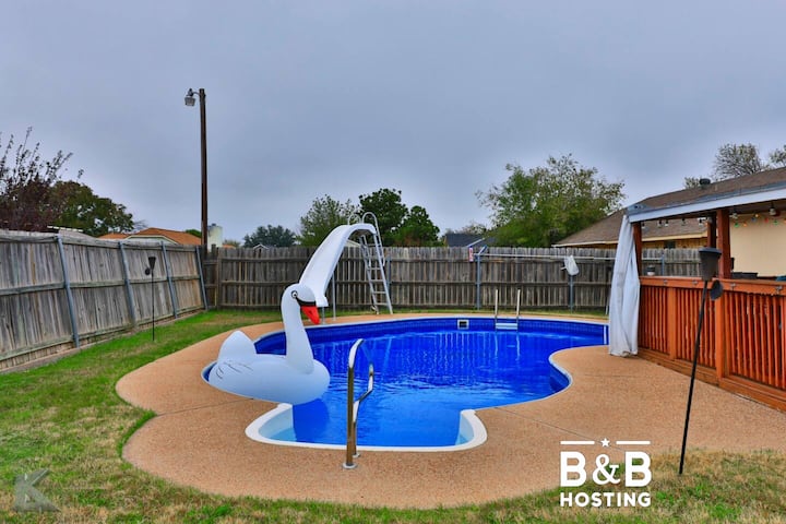 Patti's Place ( Pool | Sleeps 9)! - Abilene, TX