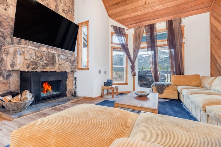 On The Snowcreek Meadow! - Mammoth Lakes, CA