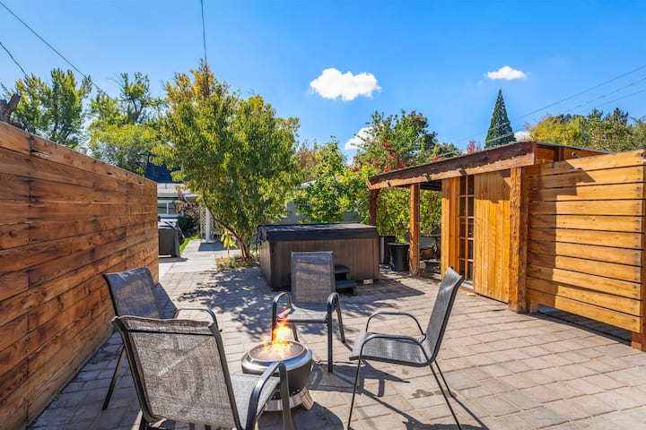 Midtown Garden Suite Hideaway - Circus Circus Reno